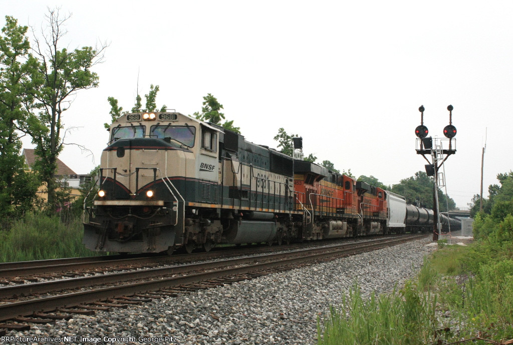 BNSF 9681 and CSX train K097